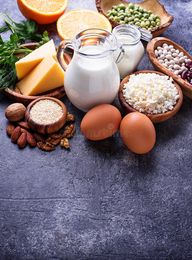 Sistema De La Comida Que Es Rica En Calcio Foto de archivo - Imagen de ...