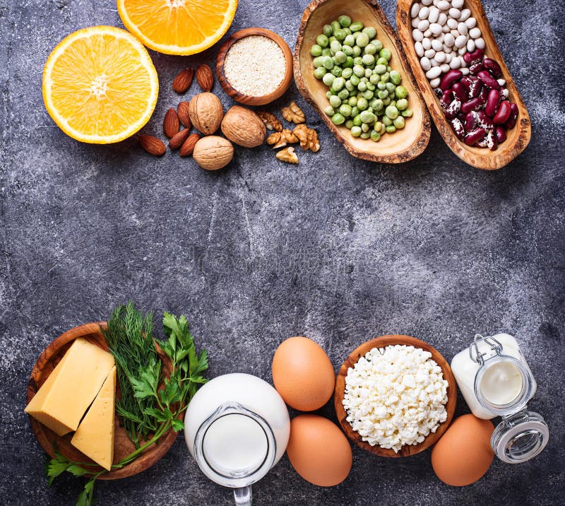 Sistema De La Comida Que Es Rica En Calcio Imagen de archivo - Imagen ...