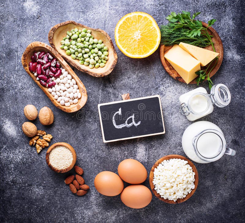 Sistema De La Comida Que Es Rica En Calcio Imagen de archivo - Imagen ...