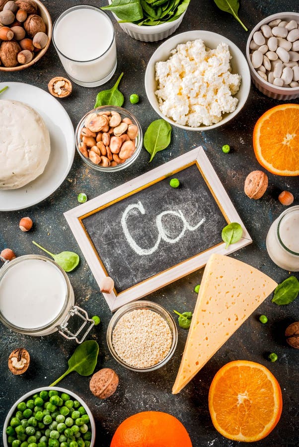 Sistema De Ricos De La Comida En Calcio Imagen de archivo - Imagen de ...