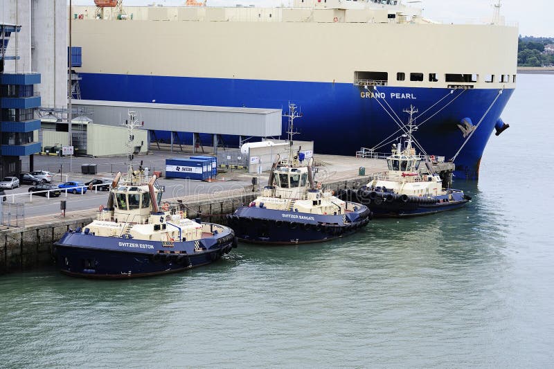 Sister Ship tug boats editorial stock image. Image of bargate - 74103209