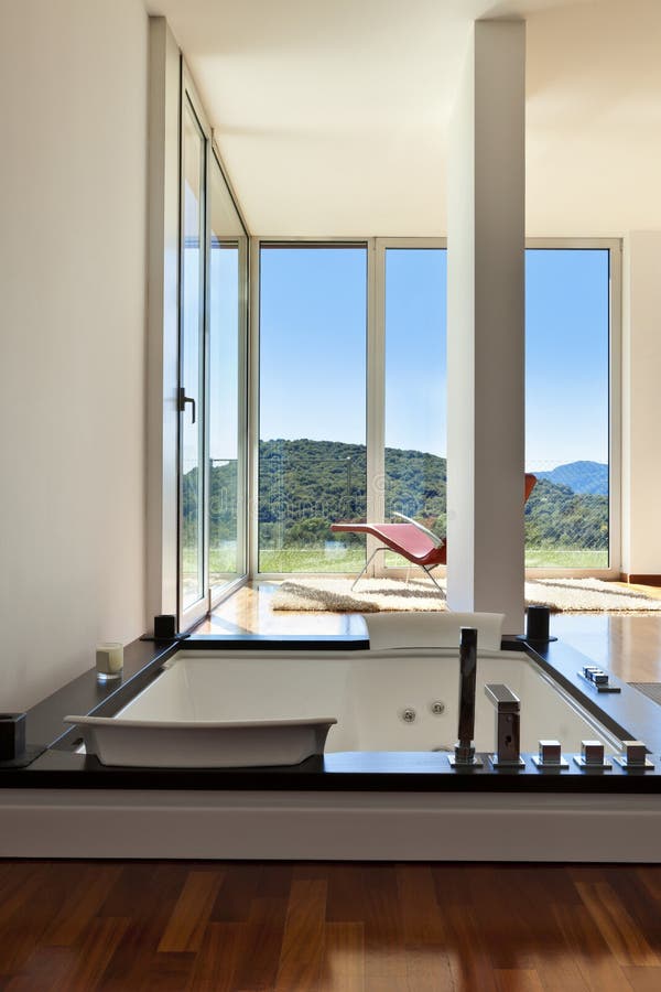 Sitio con el Jacuzzi imagen de archivo. Imagen de hermoso - 26749741