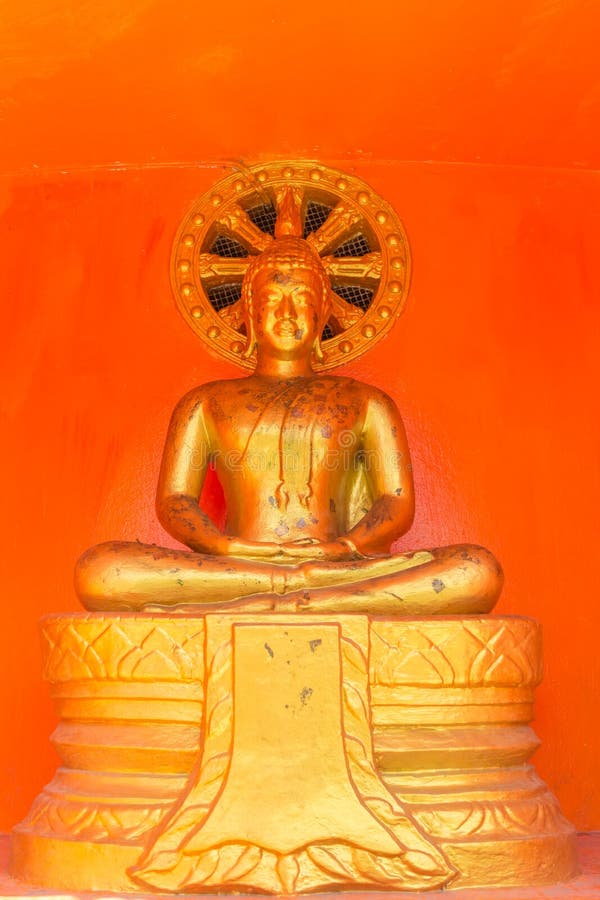 The Sitting Gold Buddha Statue Stock Image - Image of gold, ancient ...