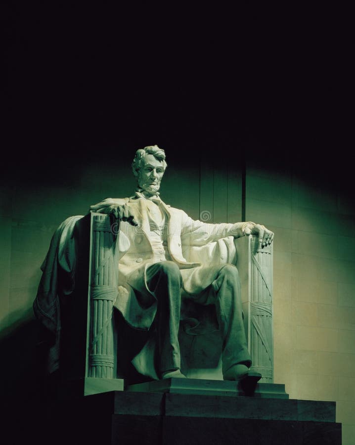 Sitting Statue Picture. Image: 944112