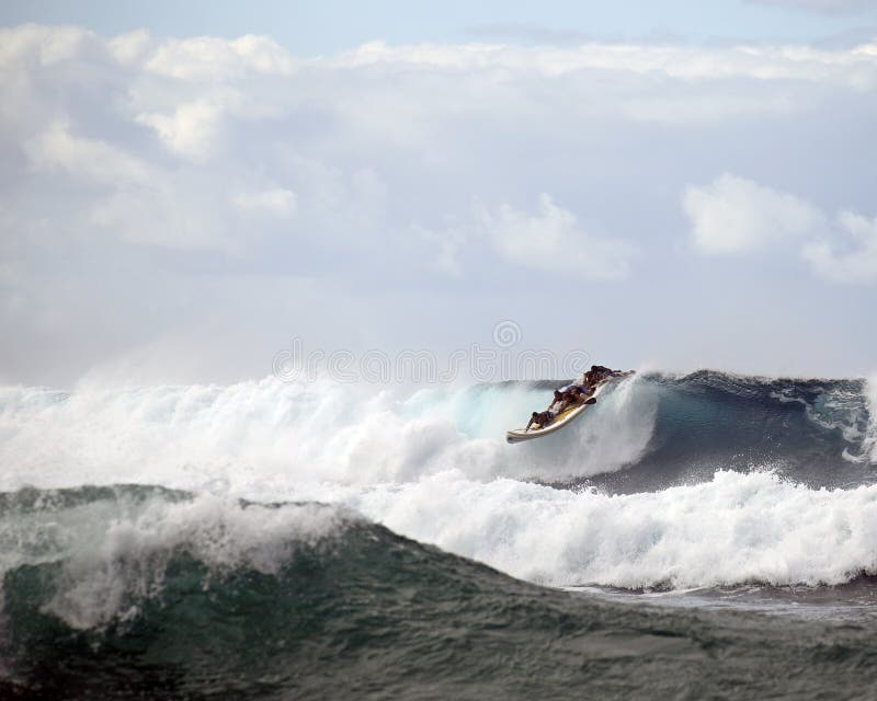 Situation de ressac image stock éditorial. Image du surfeur - 63420519