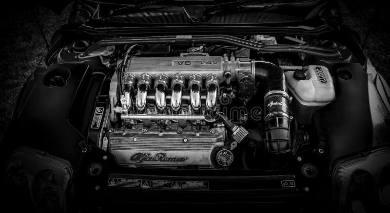 A six cylinder engine editorial stock image. Image of power - 132968954