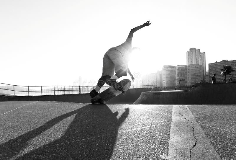Falling Skateboarder editorial stock photo. Image of lifestyle - 44364033