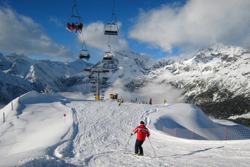 The Ski Area stock image. Image of house, quiet, alps - 3978127