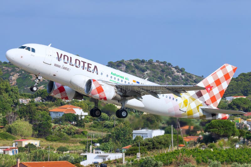 Volotea A320 Stock Photos - Free & Royalty-Free Stock Photos from ...