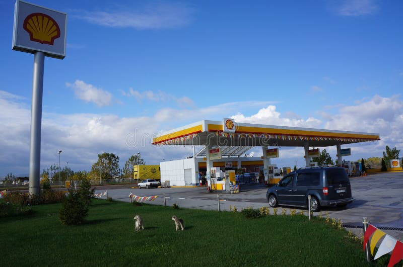 Shell Petrol zdjęcie editorial. Obraz złożonej z pompa - 168699501