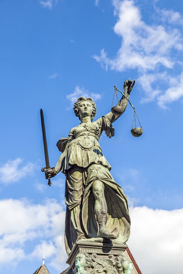 Skulptur Justitia (Dame Justice) Stockbild - Bild von recht, grenzstein ...