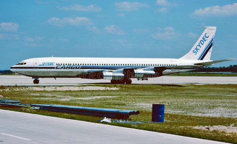 893 Boeing Flight Deck Stock Photos - Free & Royalty-Free Stock Photos ...