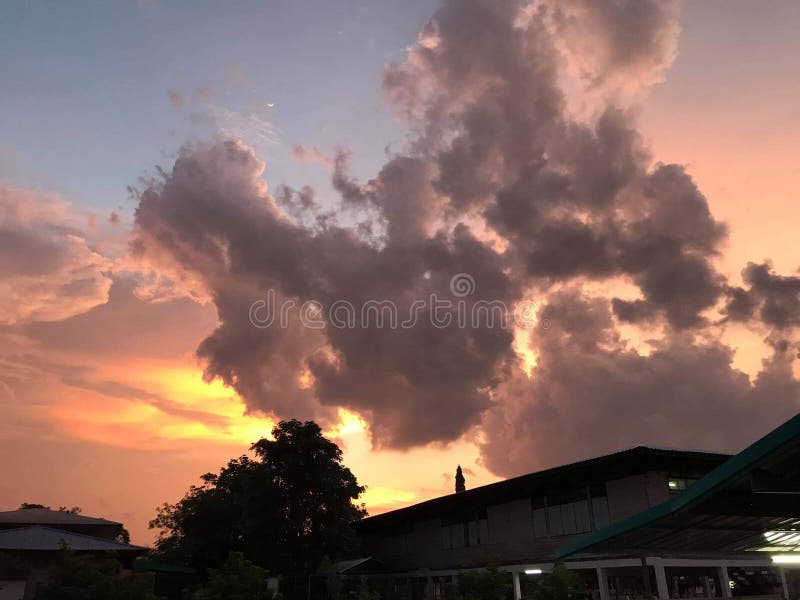 Sky at 6.00 Pm Beautiful Sky Stock Photo - Image of sunset, cloudy ...