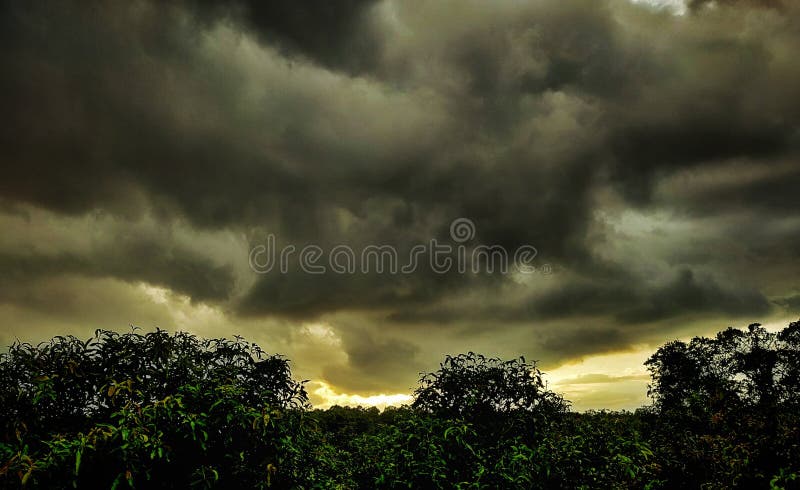 Sky is Ready To Wash the Place with Heavy Rain |heavy Cloud Stock Photo ...