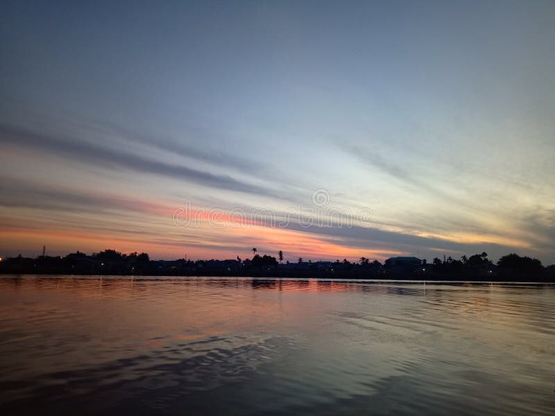 The Sky when the Sun Will Rise in the River Stock Photo - Image of ...