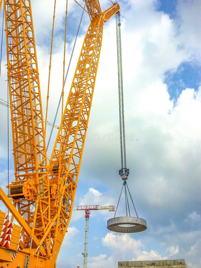 Sky, Tourist Attraction, Crane, Ferris Wheel Picture. Image: 113240941