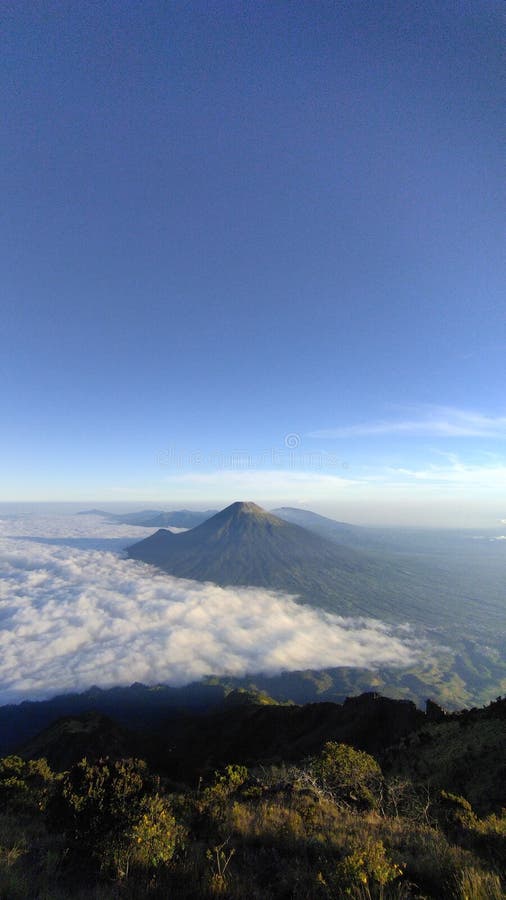 Sky View on Sumbing Mountain Stock Photo - Image of view, sumbing ...
