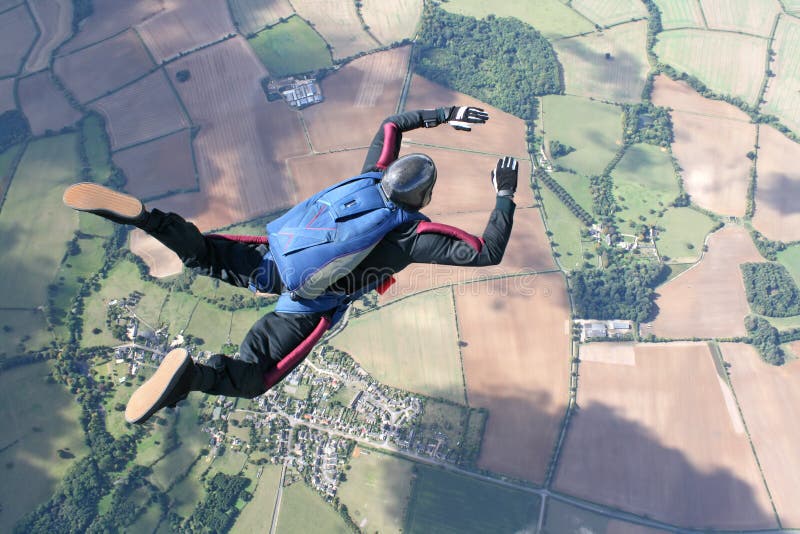 Skydiver Im Freien Fall Hoch in Der Luft Stockbild - Bild von skydive ...