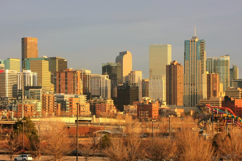 Skyline De Denver Em Colorado, EUA Fotografia Editorial - Imagem de ...