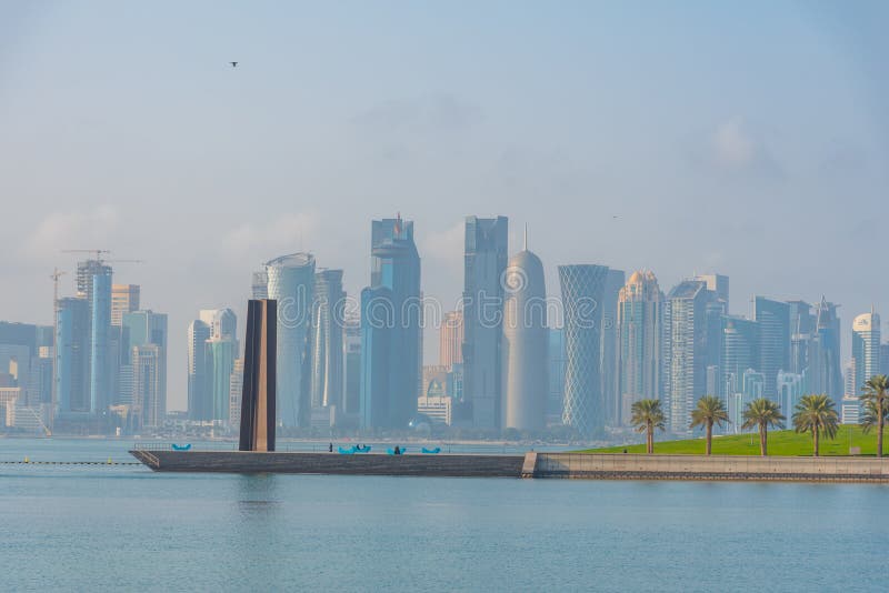 Skyline De Doha La Capitale Du Qatar Photo stock - Image du arabe ...