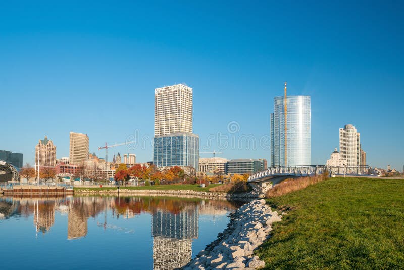 Skyline De Milwaukee Nos EUA Imagem de Stock - Imagem de curso ...