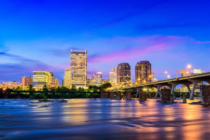 Richmond Virginia Skyline Summer James River Foto de Stock Editorial ...