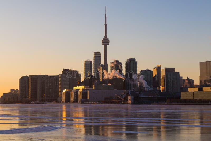 Skyline De Toronto Nos Meses De Inverno Foto Editorial - Imagem de ...