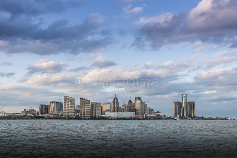 Skyline Detroits Michigan stockbild. Bild von stadt, ernstlich - 34034133