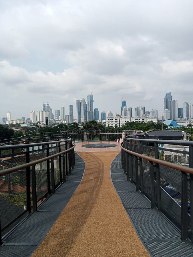 Skyline Jakarta Del Centro Comercial Senayan Park Imagen editorial ...