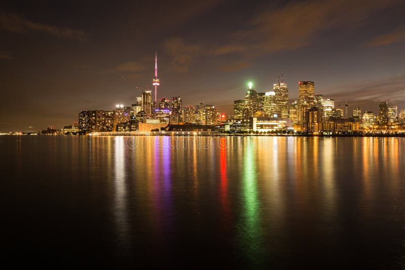 Skyline Toronto editorial stock image. Image of fall - 76486464