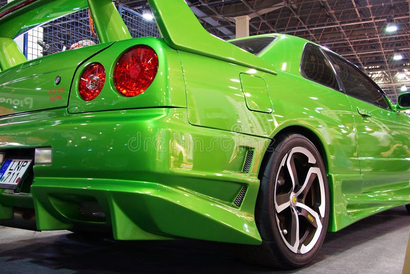 Skyline verde de Nissan imagem de stock editorial. Imagem de canto ...