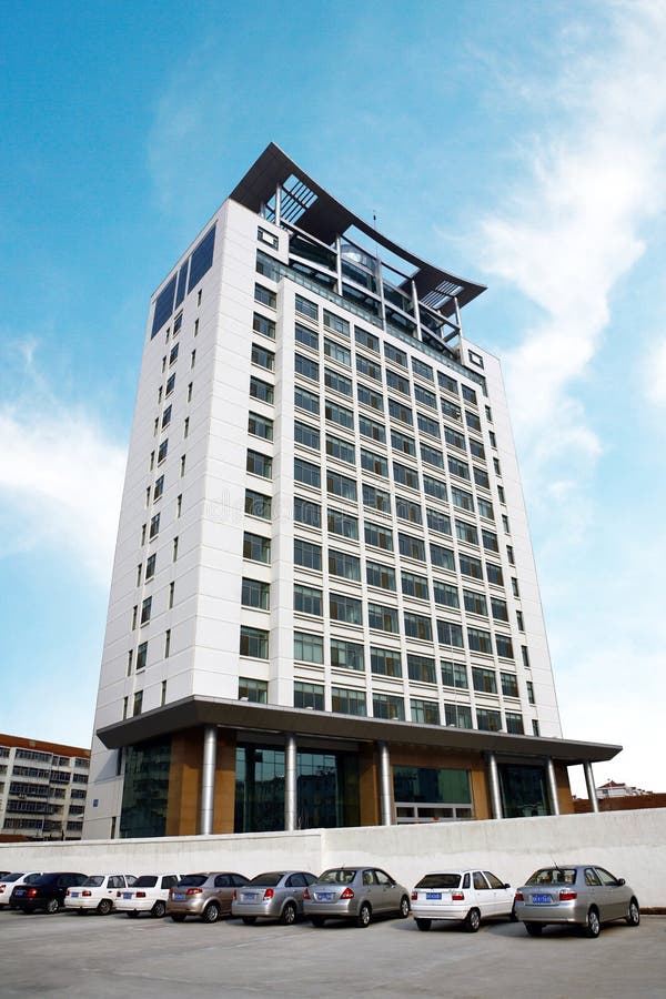 Skyscraper editorial stock image. Image of traffic, skyscraper - 82409379