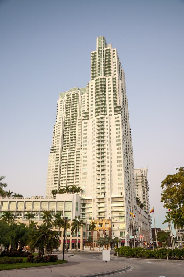 Skyscraper in Miami Downtown Editorial Photography - Image of downtown ...