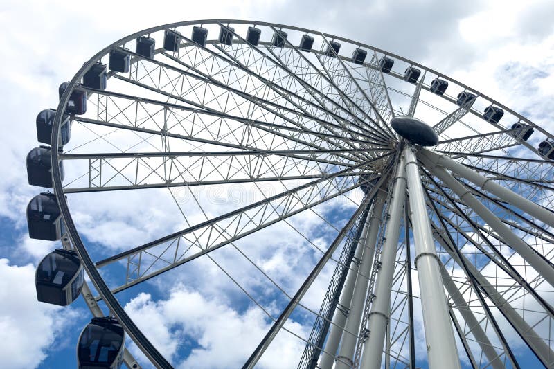 Skyviews Miami Observation Wheel. Editorial Photo - Image of waterfront ...