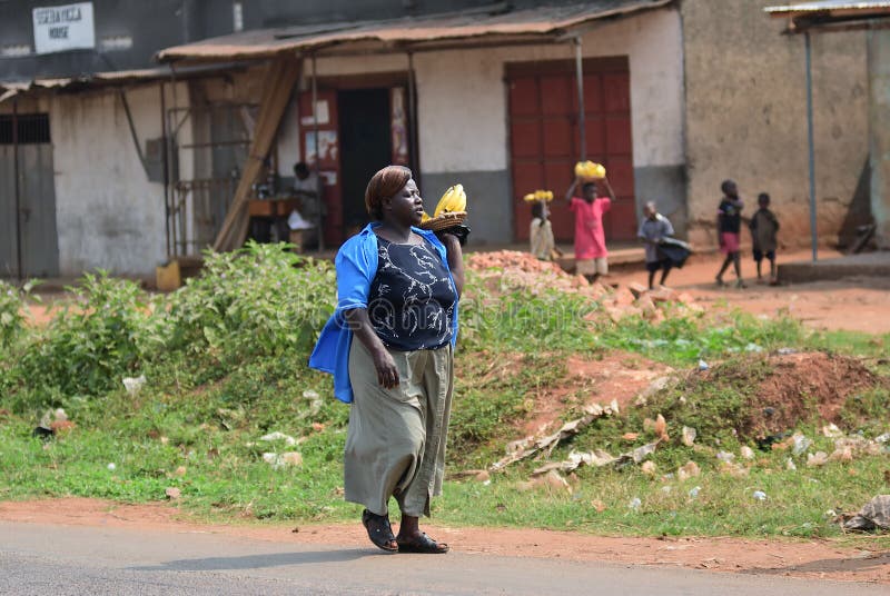 Kampala slamsy, Uganda obraz editorial. Obraz złożonej z ludzie - 31680845