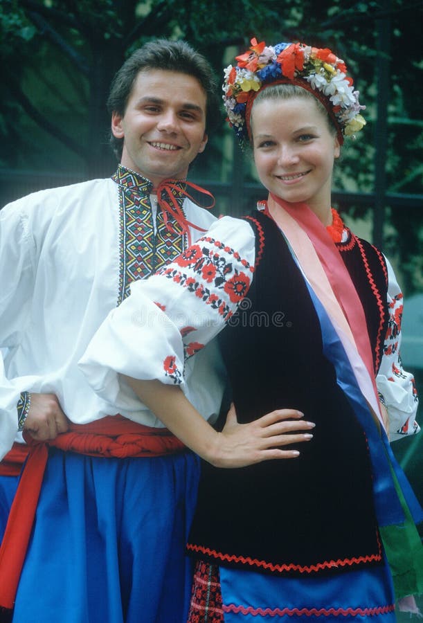 Slavic folk dancers editorial photo. Image of pair, traditional - 25962376