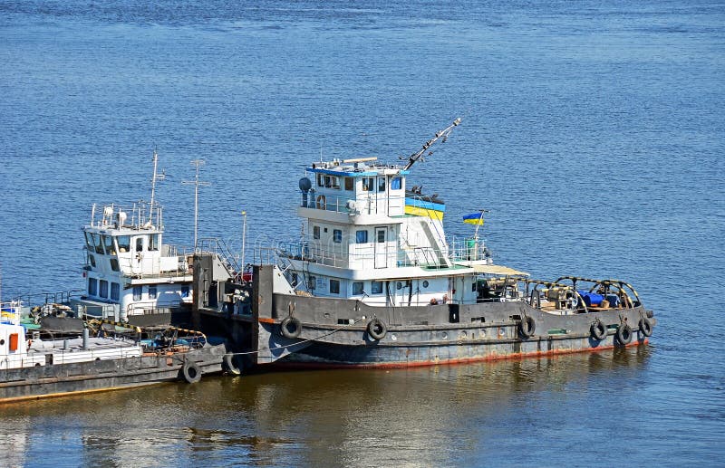 De Aak Van De Sleepboot En Van De Rivier Stock Foto - Image of haven ...