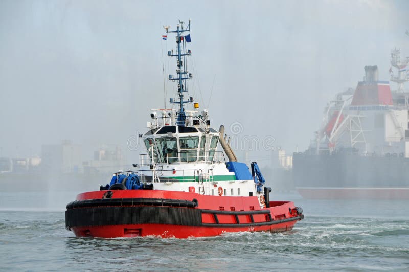 Sleepboot in Rotterdam stock foto. Image of overzees - 27018494