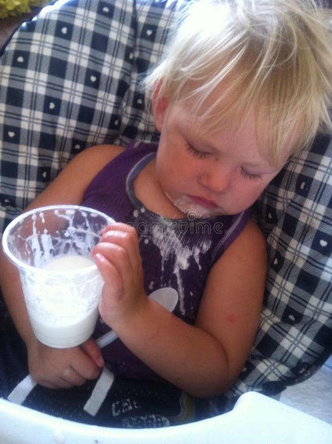 Sleepy head editorial photo. Image of nanas, sleepy, head - 51375446