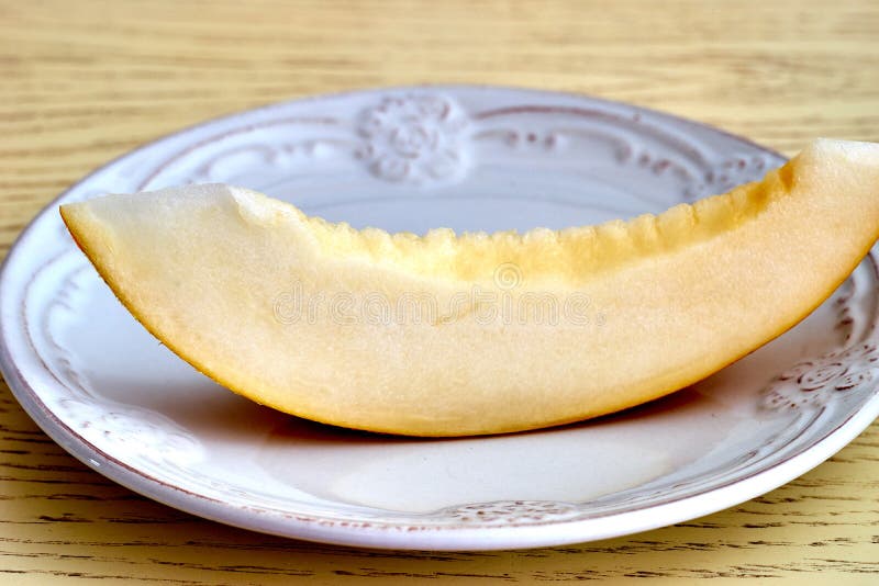 Slices of ripe melon stock image. Image of slice, vegetarian - 121754633