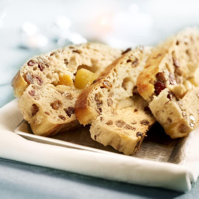 Sliced Christmas Raisin Bread Stock Photo - Image of sugar, cake: 32889204