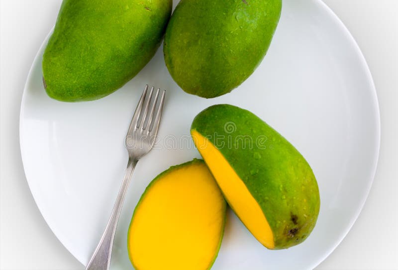 Sliced Green Mango Stock Photos - Download 3,921 Royalty Free Photos
