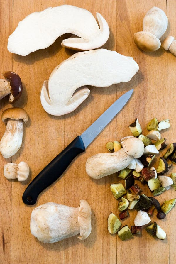 Sliced mushrooms stock photo. Image of mushrooming, gourmet - 15584736