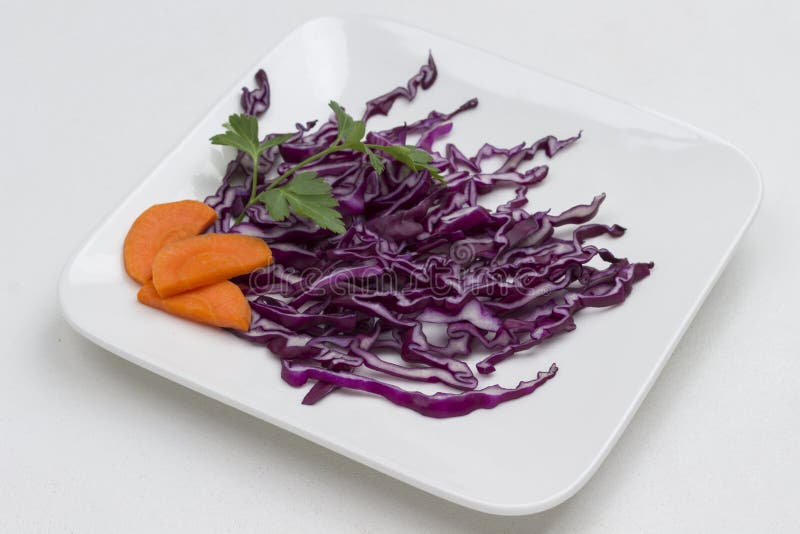 Sliced Red Cabbage In White Plate Stock Image - Image of organic ... Sliced Red Cabbage In White Plate Stock Image - Image of organic ...