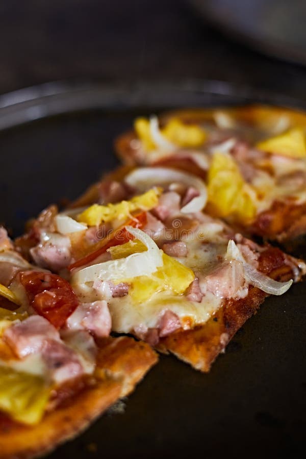 Sliced Served Hawaiian Mini Pizza Stock Photos - Free & Royalty-Free ...