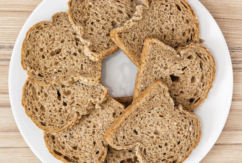 Circle from bread slices stock image. Image of crunchy - 7442027