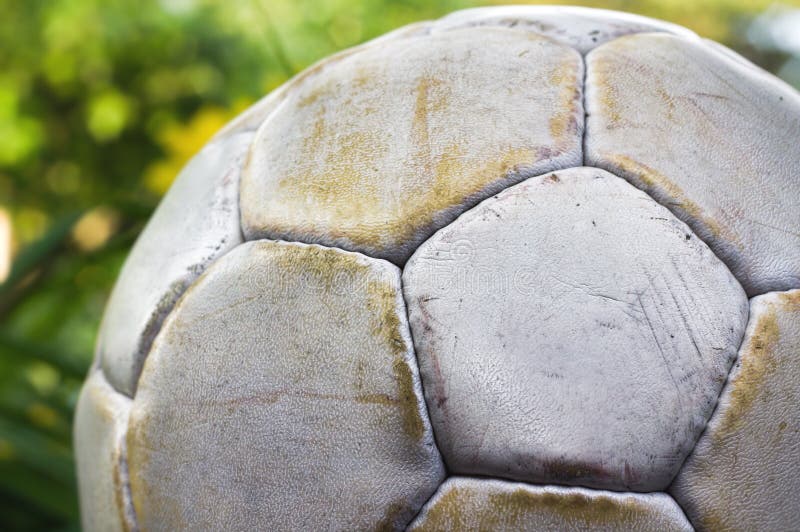 Slitage bollfotboll fotografering för bildbyråer. Bild av stänga - 19871889