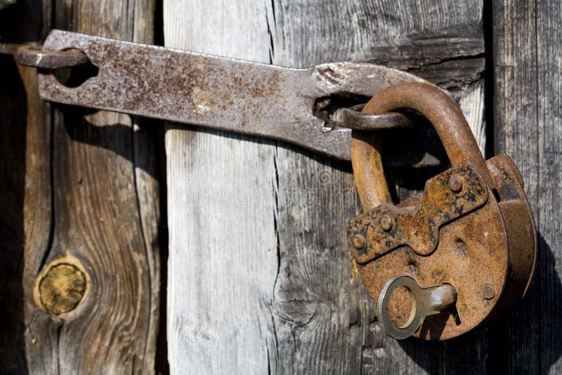 Slot en sleutel stock foto. Afbeelding bestaande uit beveilig - 7616394