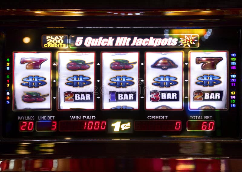 Slot Machine Che Visualizza Un Premio Immagine Stock - Immagine di ...