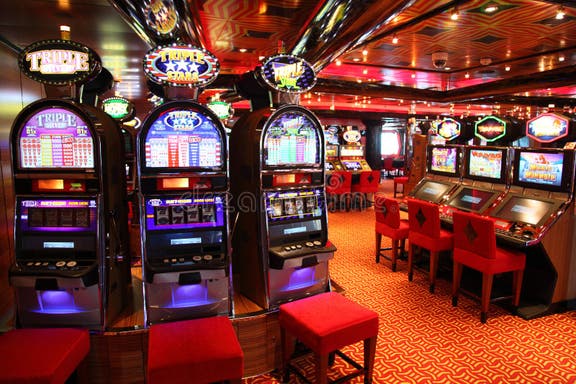 Slot machines in play room editorial image. Image of jackpot - 16331380